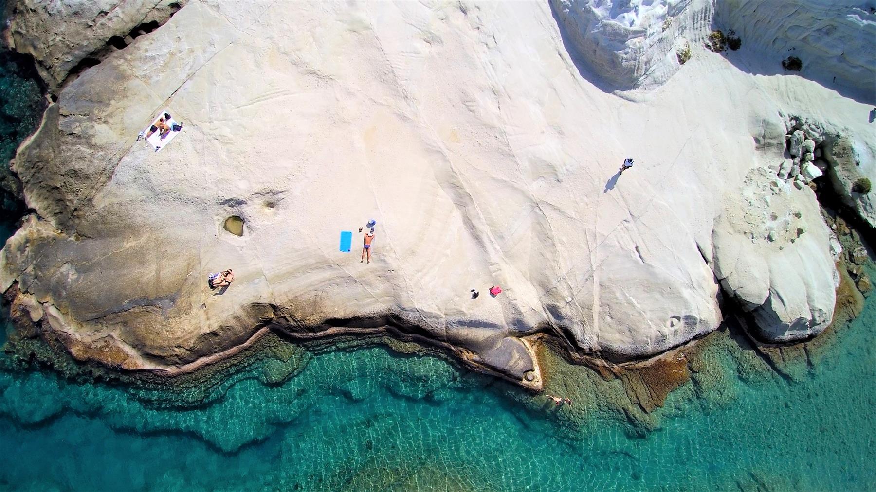 Milos’ beautiful beaches and bays revealed by boat - Orizontes Milos